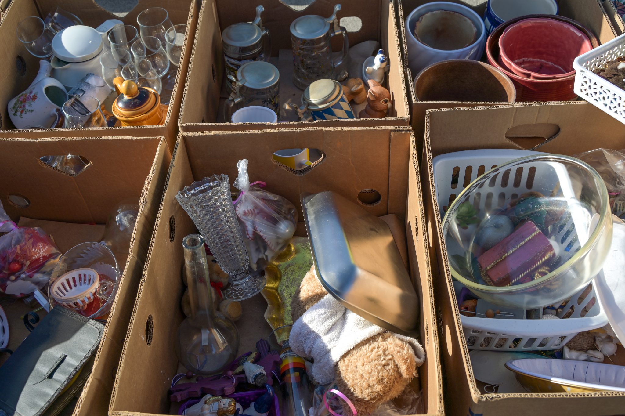 Top Tips For Selling Household Junk Before Moving | Tip It Rubbish Removal